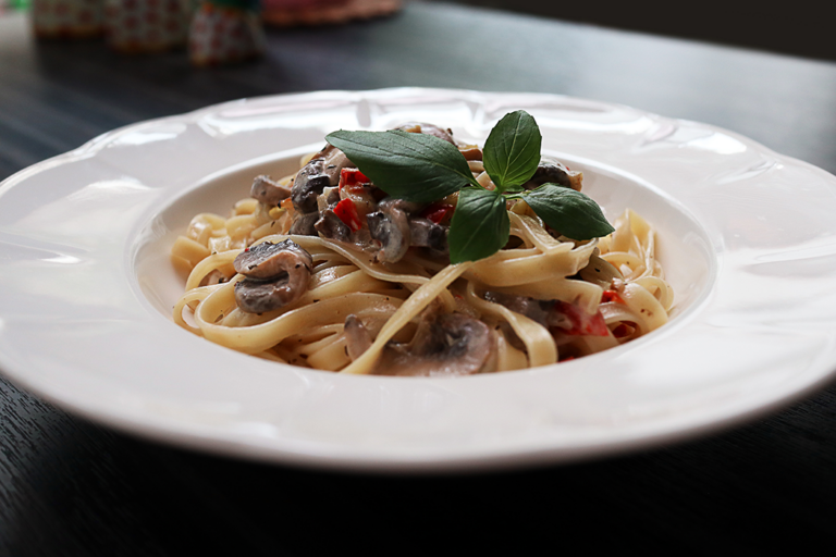Miso, red pepper, and mushroom fettucine - Good in Every Grain